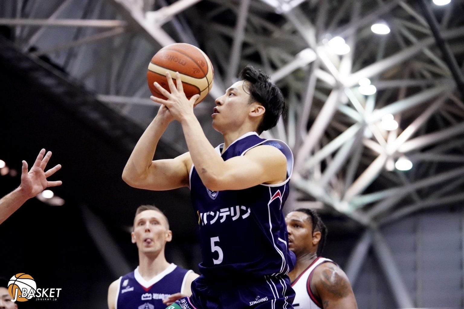 【Bリーグ】河村勇輝(横浜BC) リーグ屈指オフェンス力の三遠に勝利「優勝する為に後がないので、闘争心をしっかり出して戦っていきたい」 – Jbasket /ジェイバスケット